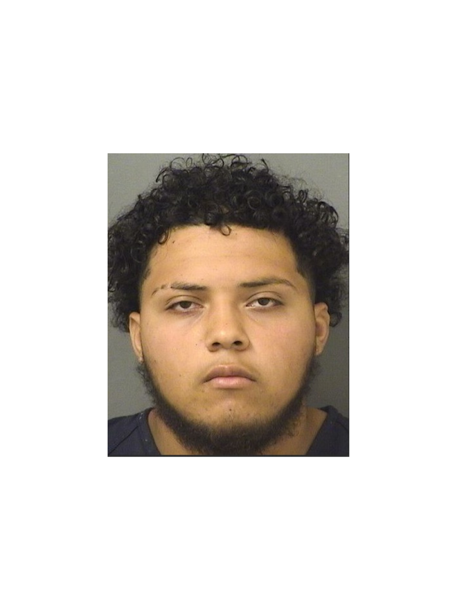 Man arrested after fight at Boca Raton mall leads to gun fears
