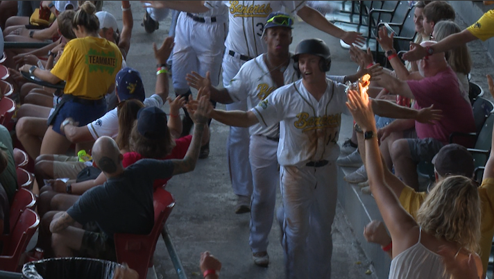 Savannah Bananas blank Florence Red Wolves 6-0