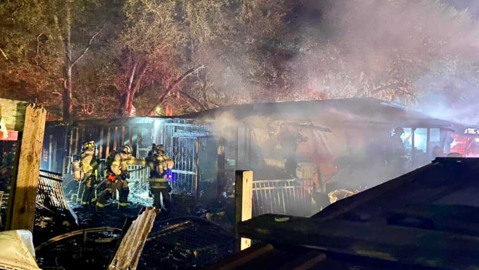 Savannah: Overnight fire at Savannah Gardens displaces 5 people
