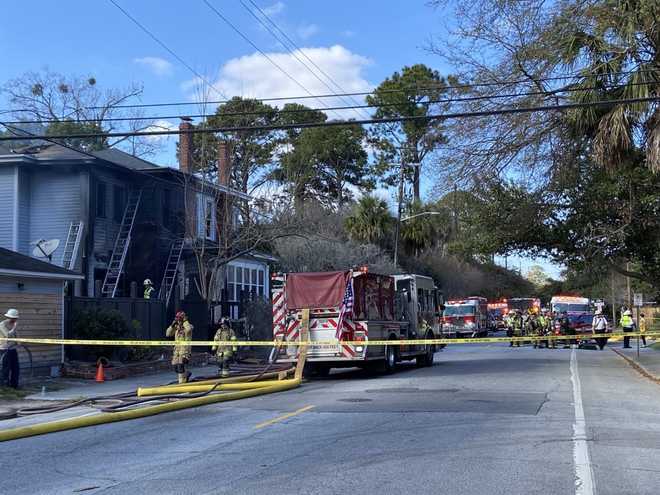 Savannah firefighters respond to blaze with 'heavy flames'