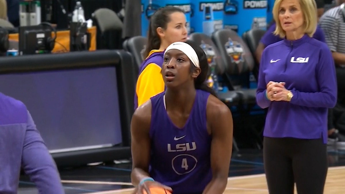 Flau’jae Johnson gets fashionably fined by Coach Kim Mulkey to start LSU WBB practice