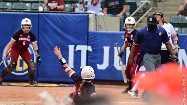 South Carolina softball wins opening game of SEC Tournament