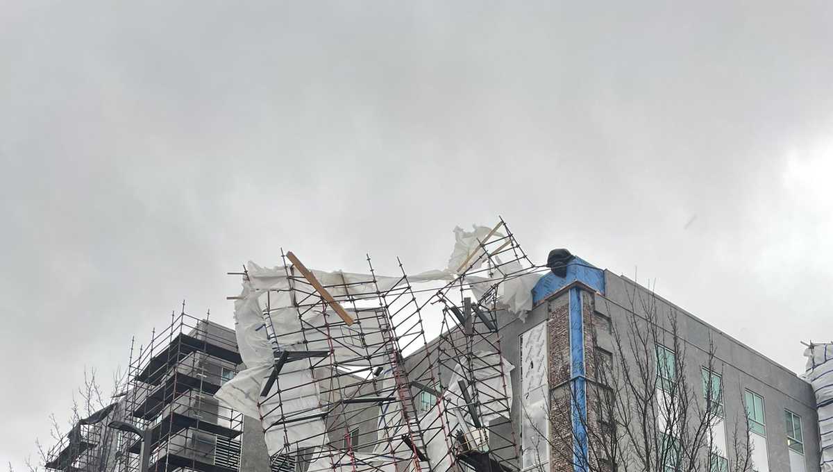 Winds cause scaffolding to collapse at Augusta Cross Office building