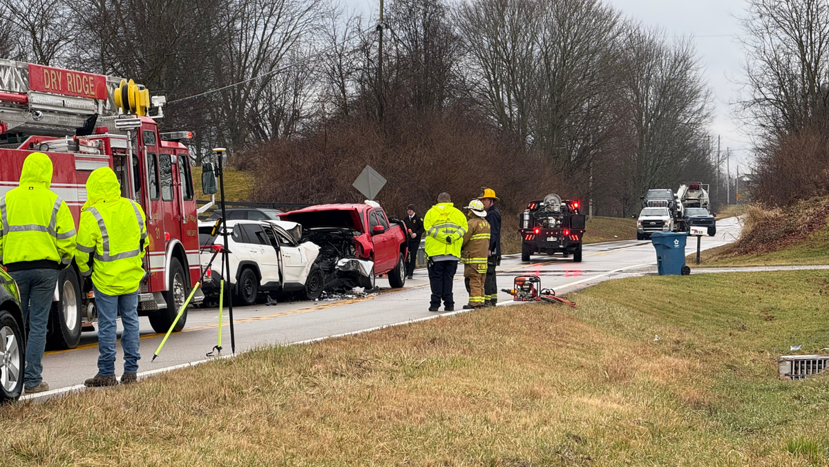 KSP: 2 women dead, 3 others hurt after head-on crash in northern Kentucky
