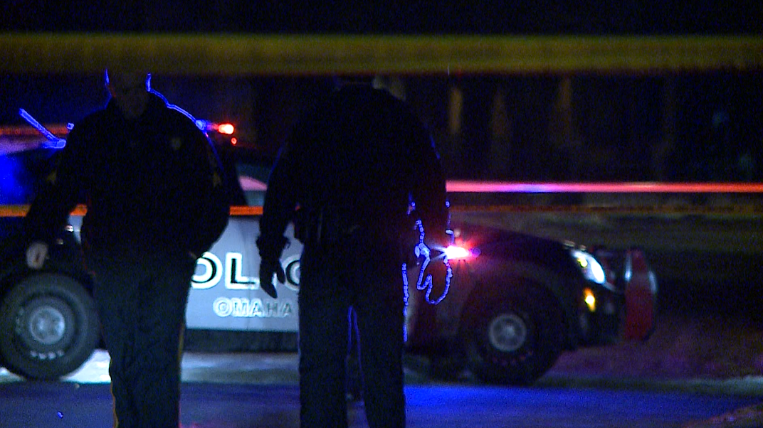 Man shot in face, walks half mile for help