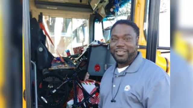 School bus driver buys Christmas presents for every student on his route