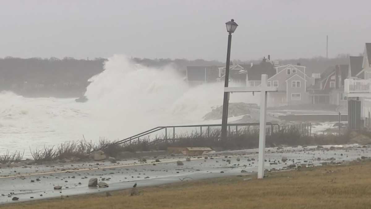 Nearly 500K in dark as coastal flooding to reach new peak