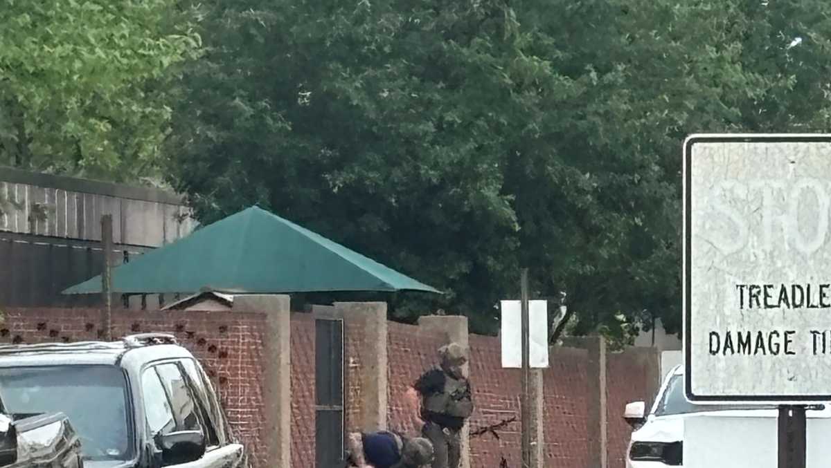 All clear after 'unattended package' reported at downtown Louisville ...