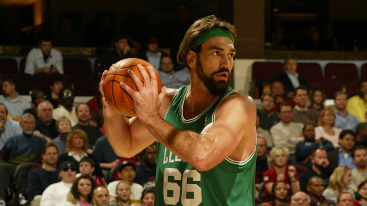 Former Celtics player Scot Pollard undergoes heart transplant