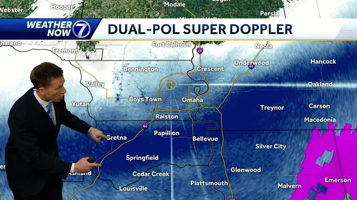 Snow and strong winds Sunday morning, blizzard warnings southeast of Omaha
