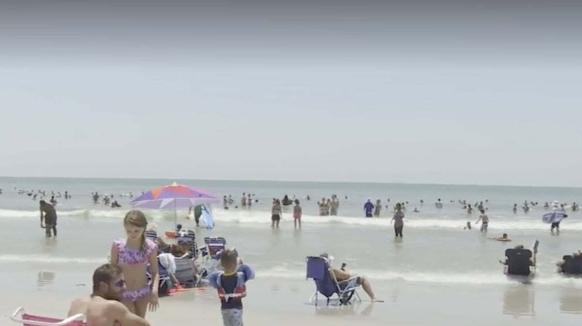 Scorching temperatures send beachgoers to look for ways to beat the heat