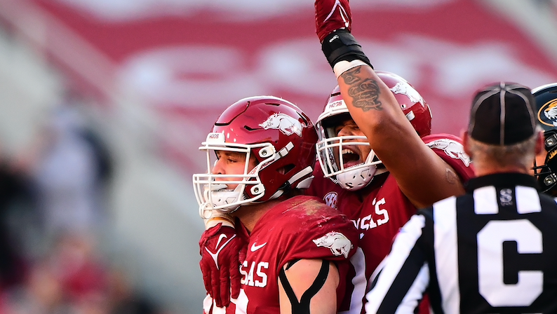 Arkansas linebacker Bumper Pool announces decision for next year