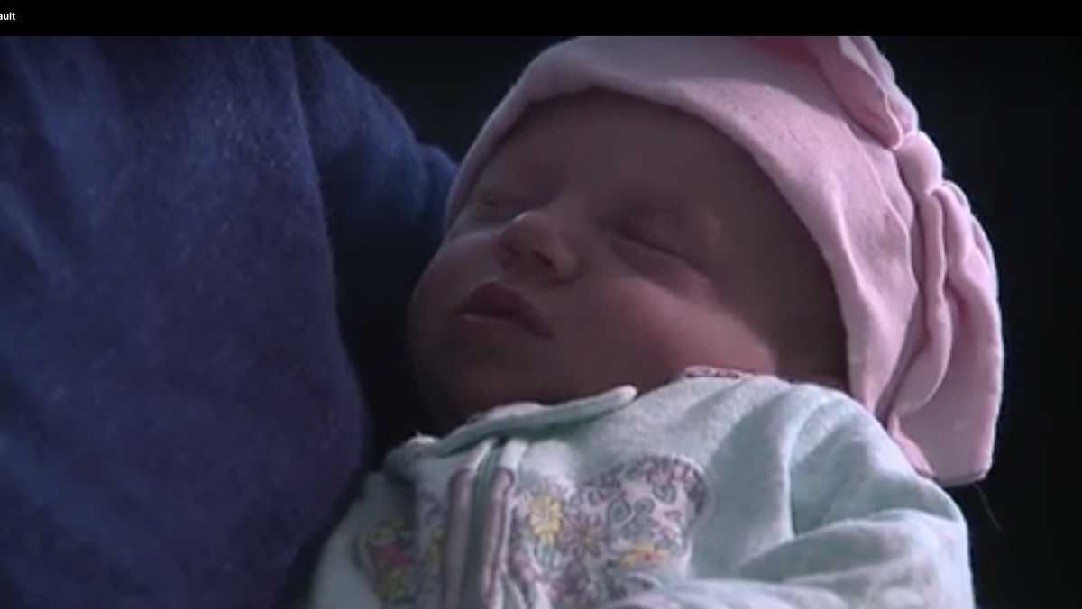 Colorado 911 dispatcher helps couple deliver baby over the phone