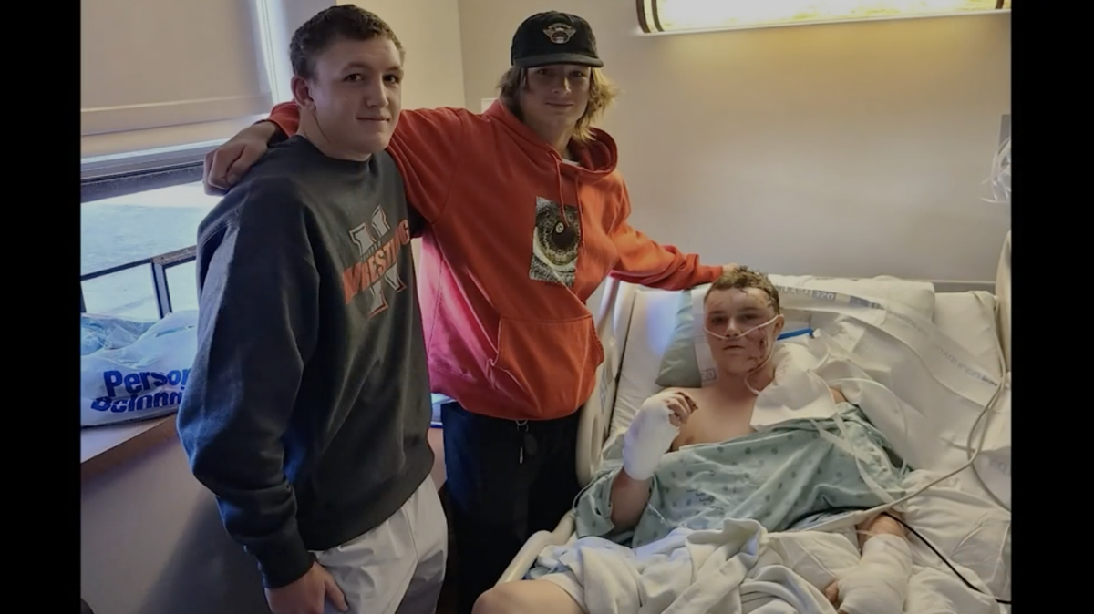College wrestler saves teammate from grizzly bear attack College wrestler saves teammate from grizzly bear attack