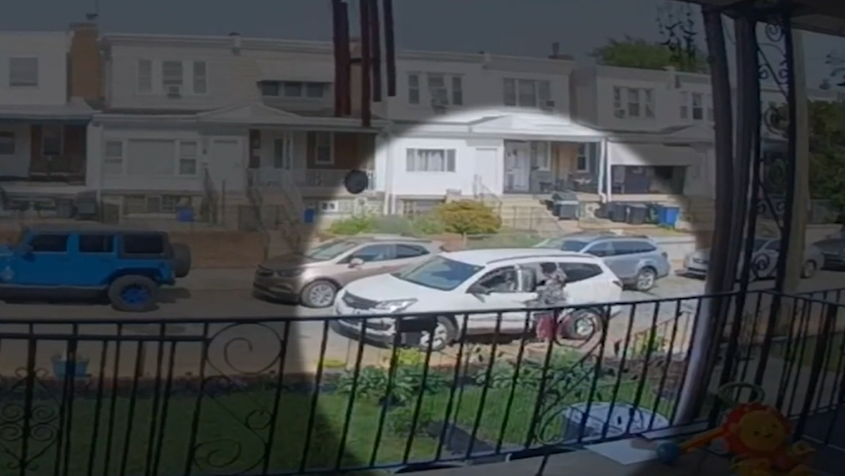 Caught on camera: Teen steals car with baby inside, then has a change ...