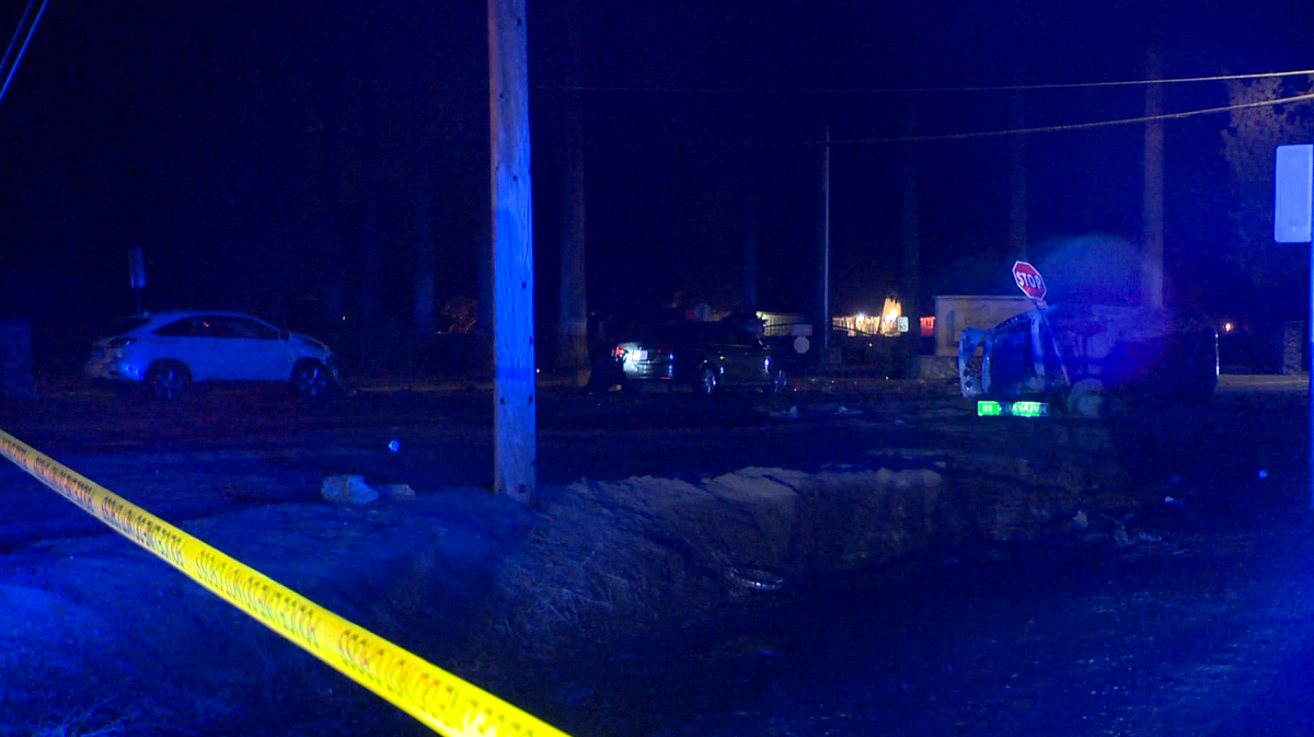 1 Dead After Car Crash Involving Three Vehicles In Sacramento
