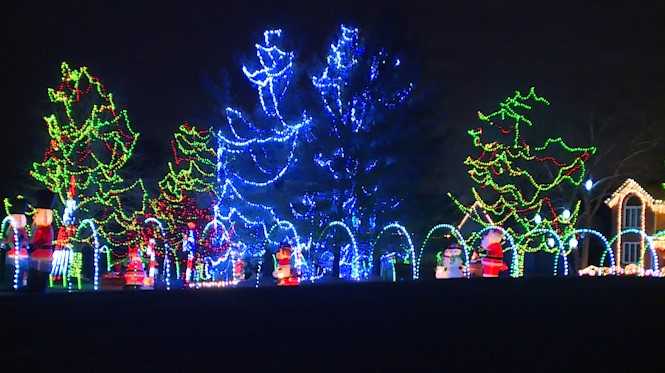 Incredible northern Kentucky light display synced to Christmas music