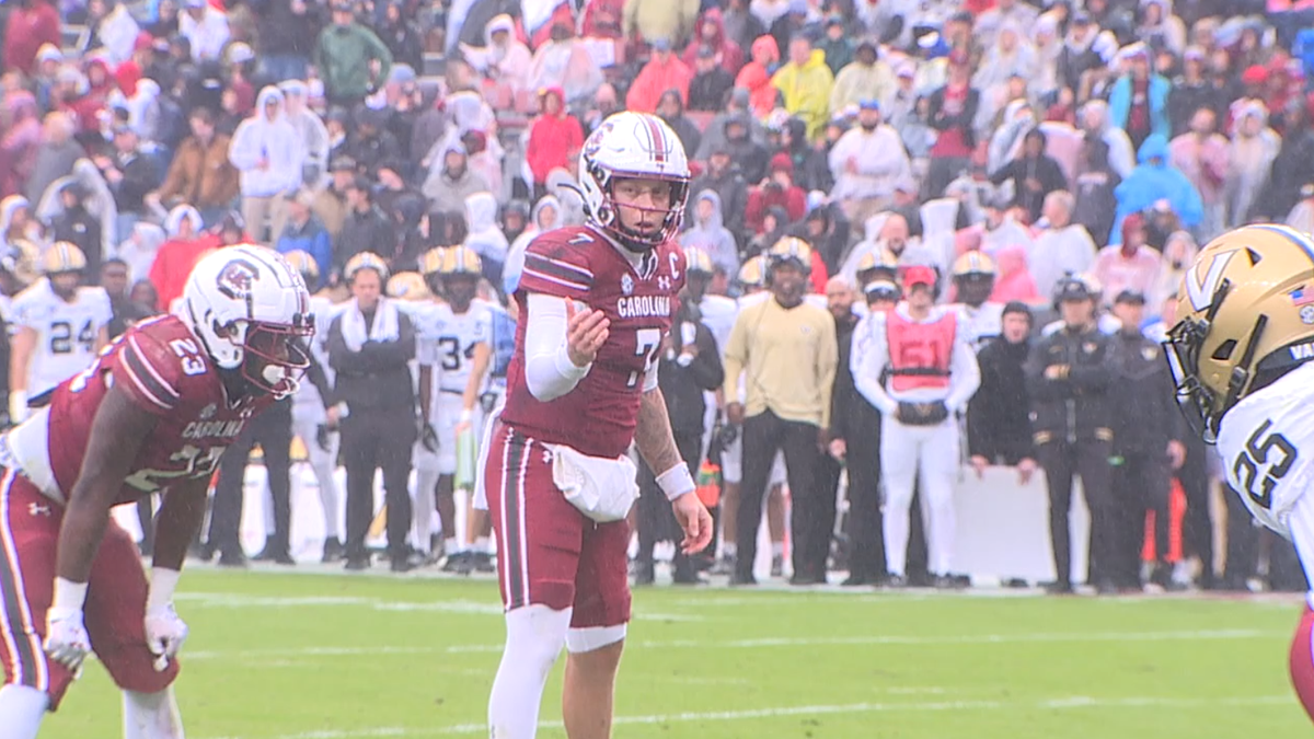 Rattler throws for 3 TDs as South Carolina wins 15th straight over Vanderbilt 47-6