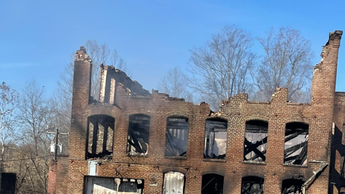 NC: PHOTOS: Graham Fire Deparment on the scene of Carolina Mill Road fire