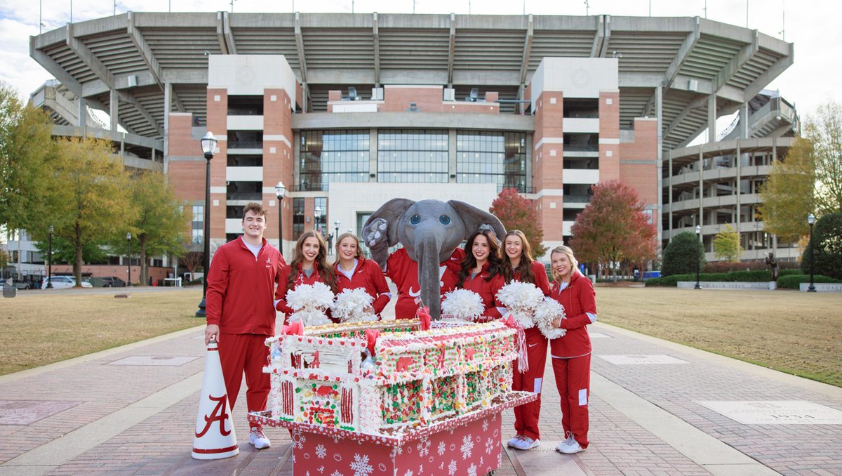 Alabama unveils giant gingerbread replica of Bryant-Denny Stadium