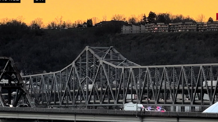 Police: 1 dead, 2 injured after crash on Clay Wade Bailey Bridge