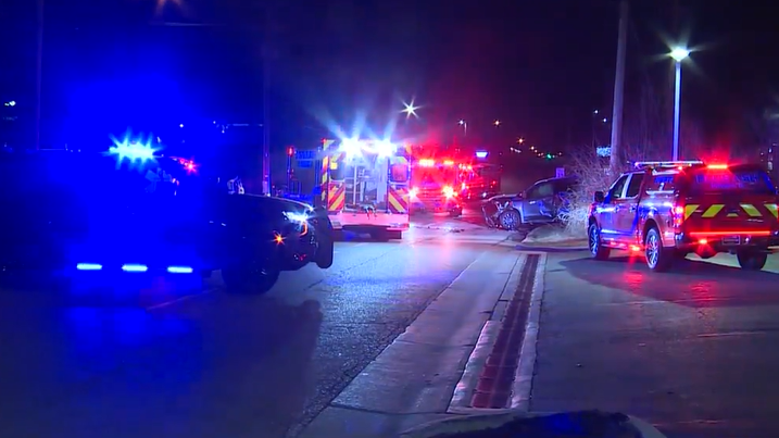 Police: At least 1 person injured after crash in Blue Ash