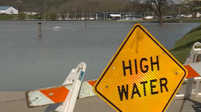 Residents along Ohio River preparing after cresting above flood stage