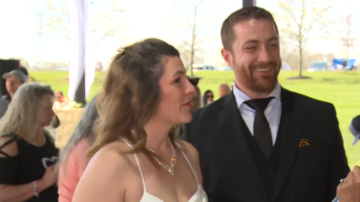 Totality of the heart: Dozens of couples participate in mass wedding ...