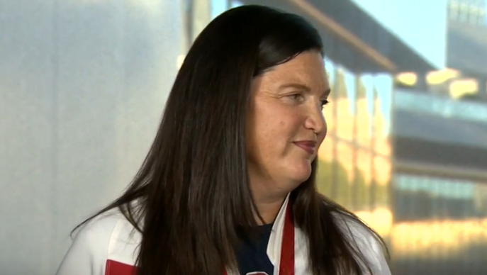 Gold medalist shares experience as discus thrower in Beijing
