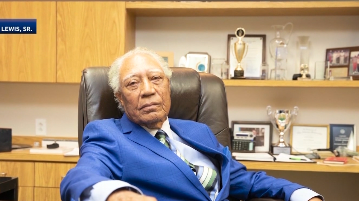 Birmingham civil rights icon Dr. Jesse Lewis turns 100