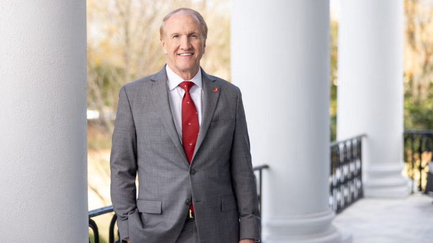 University of Alabama president stepping down after a decade in the role
