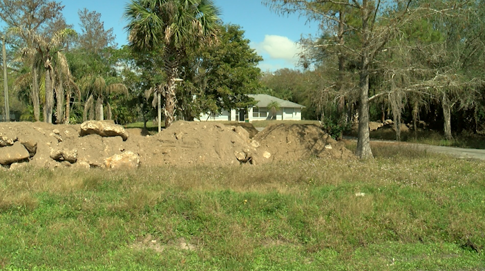 Abandoned house turned dumping ground frustrates Collier County residents