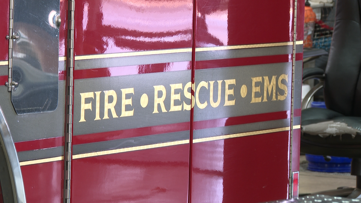 Fire overnight behind Doe's Eat Place on Dickson Street