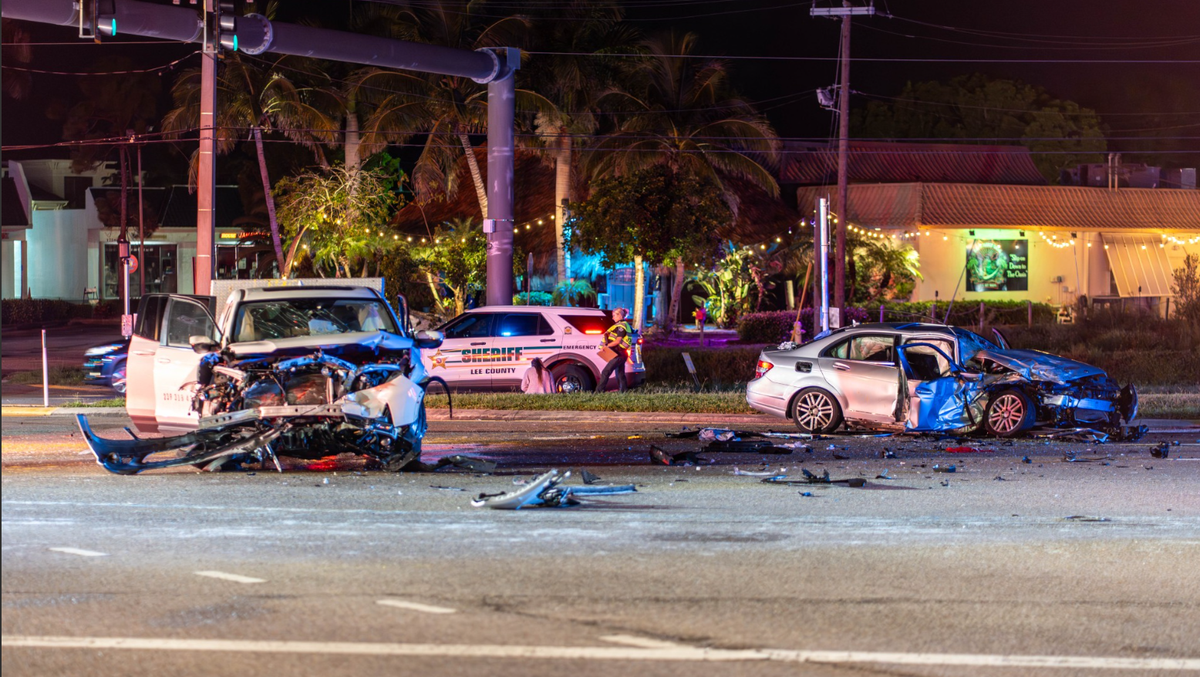 Car crash in Lee County sends 3 to the hospital Sunday night - WBBH