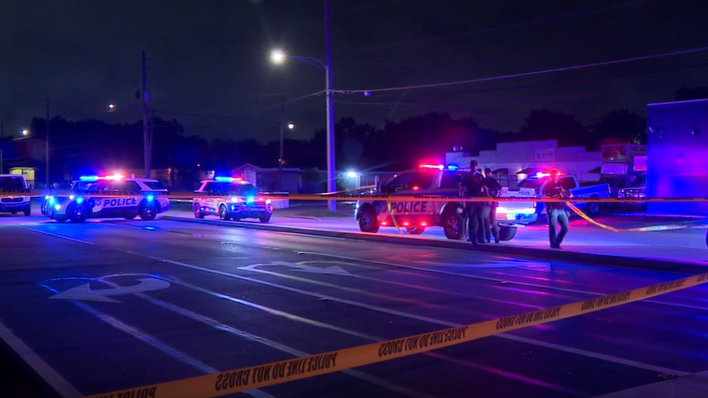 Man shot inside car; Orlando police searching for 2 suspects