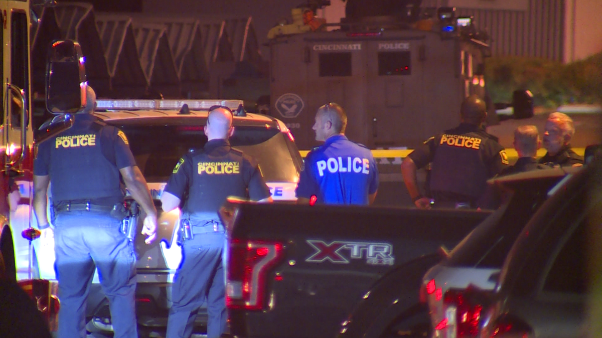 CPD: ﻿SWAT team called to apartment complex in East Price Hill; suspect ...