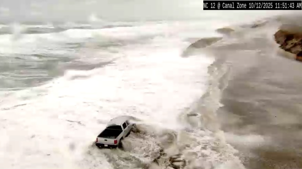 Flooding, overwash shuts down part of NC 12, officials say