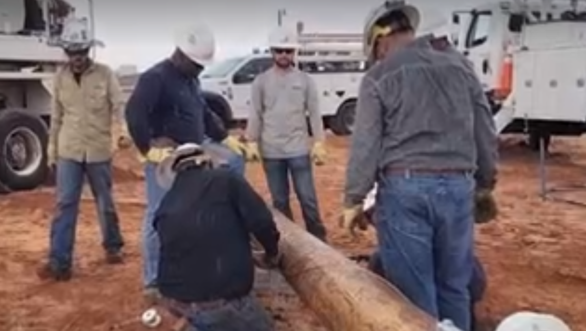 PNM crews help homes get electricity within Navajo Nation