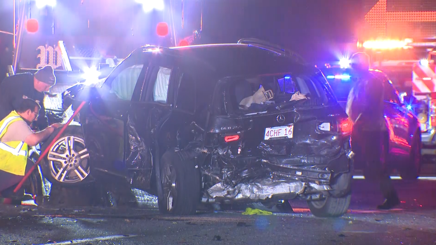 2 injured in multi-car crash on I-95 in Needham, state police say