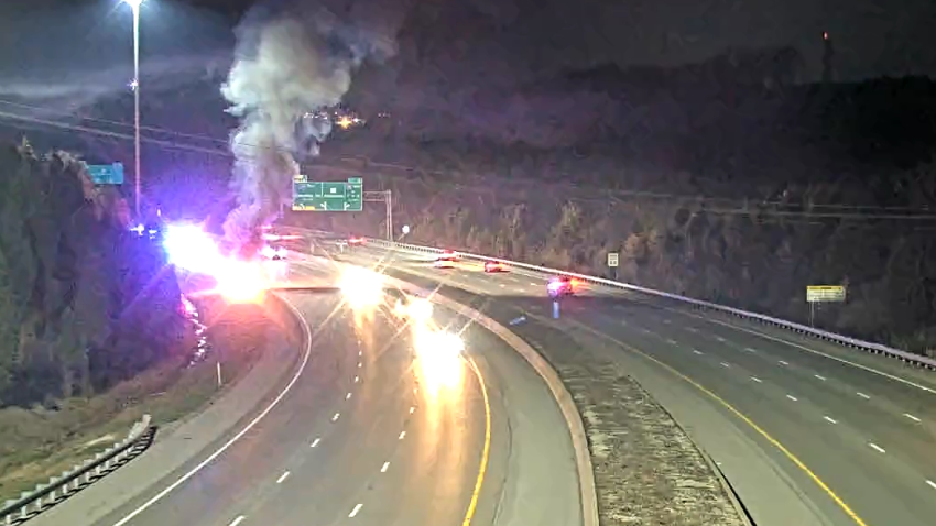 Officers respond to vehicle fire along I-471 in northern Kentucky
