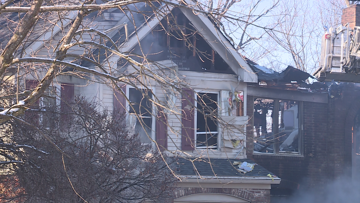 Officials say house fire in Florence spread to home next door