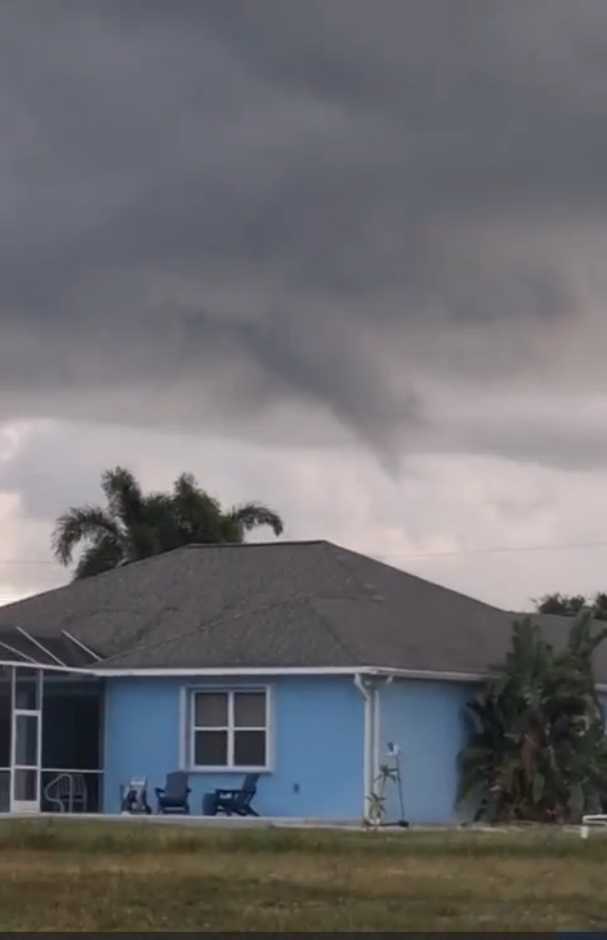 Scud cloud spotted over Cape Coral