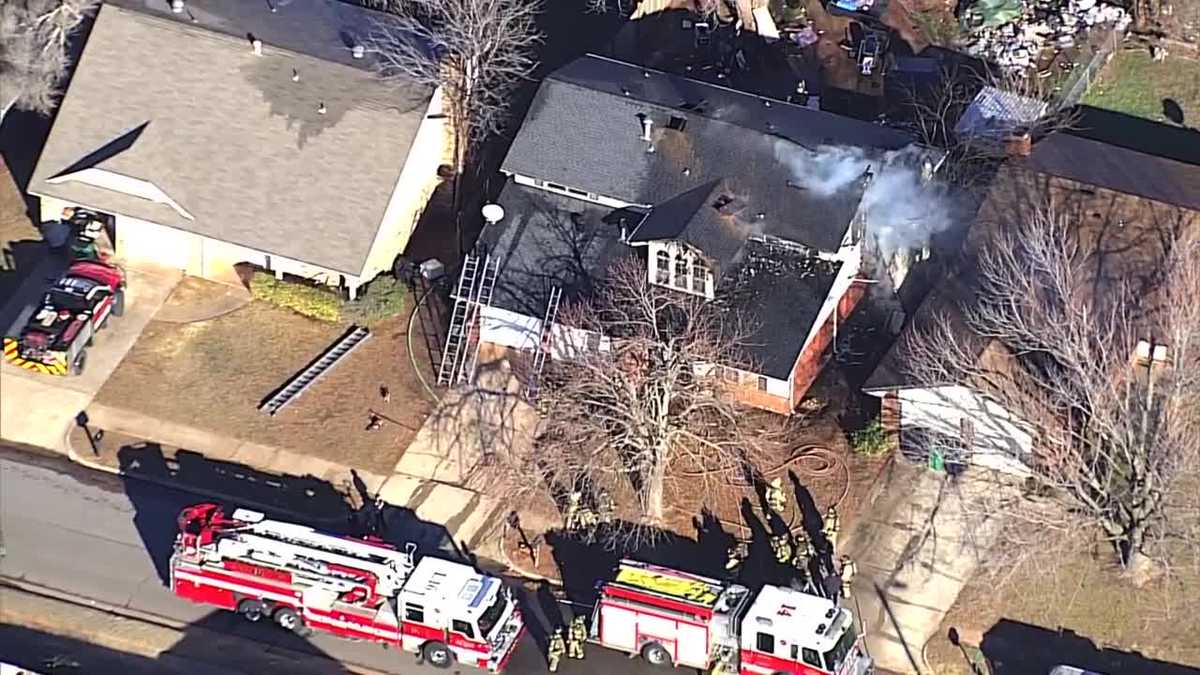 Oklahoma City crews battle structure fire near SE 44th, Sunnylane