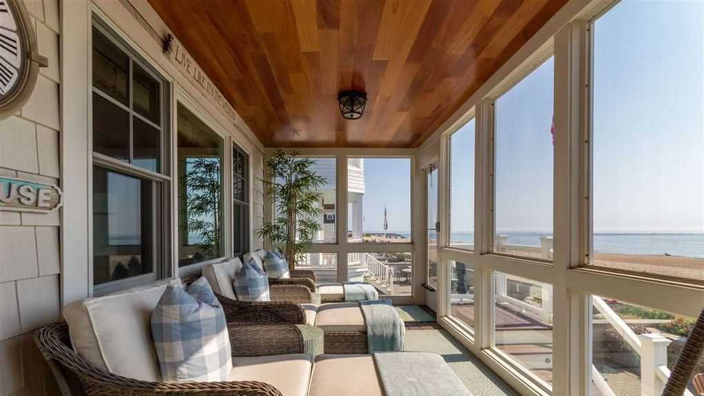 Mansion Monday: Beautiful seaside escape in Seabrook