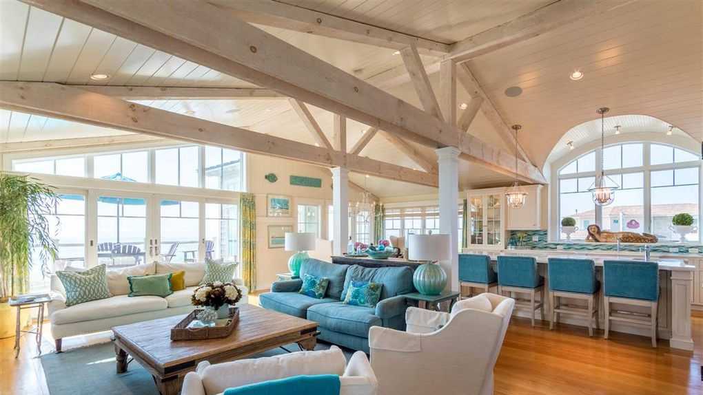 Mansion Monday: Beautiful seaside escape in Seabrook