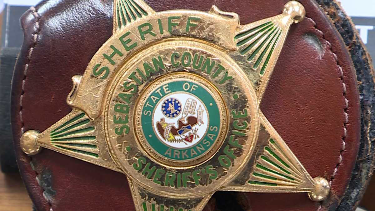 Sebastian County sheriff retires
