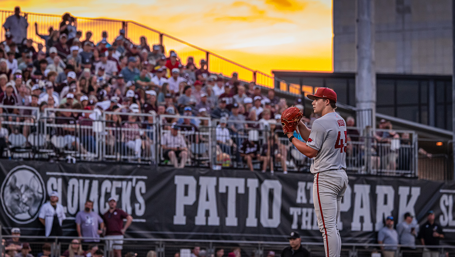 Razorbacks baseball win SEC West with Friday night's victory over Texas A&M