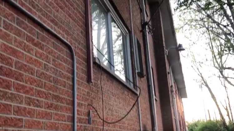Child falls from second-story window in Middletown, police say