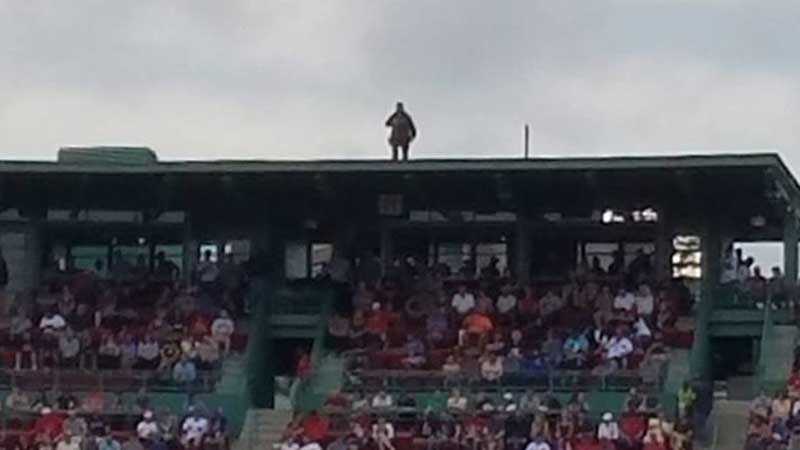Fans spot security on roof of Fenway Park during ALDS Game 3