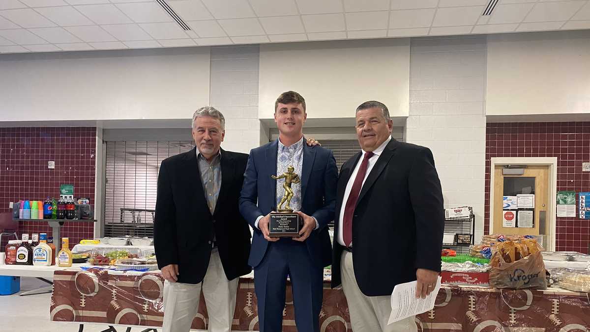 Pauly Seeley receives the 42nd Michael Finocchiaro Award